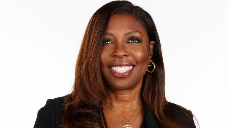 Interview: Business Executive/Author Daphne E. Jones – Urban Magazine