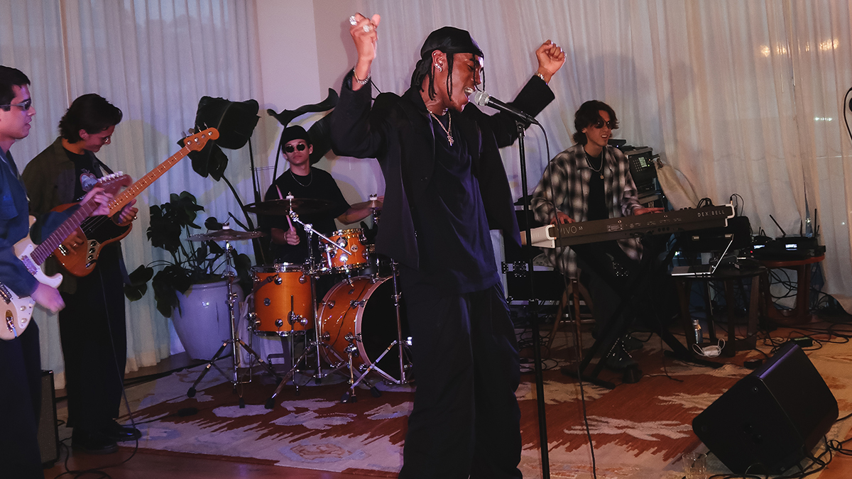 London-Born Artist Lamar Shines Bright in Solo Debut at Live ...
